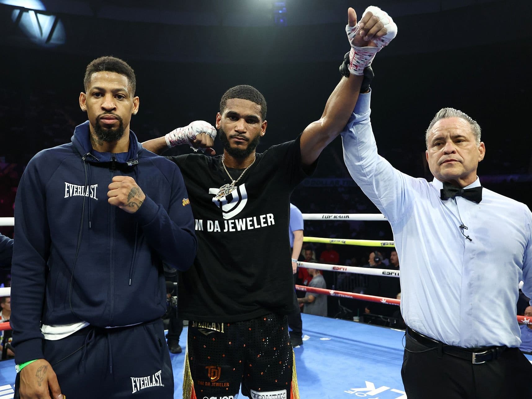 Delante Johnson, Troy Isley scoop up 10-round decision wins