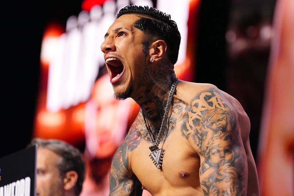 Fernando Vargas Jr. Hopes To Emerge From Father's Shadow by Beating ...