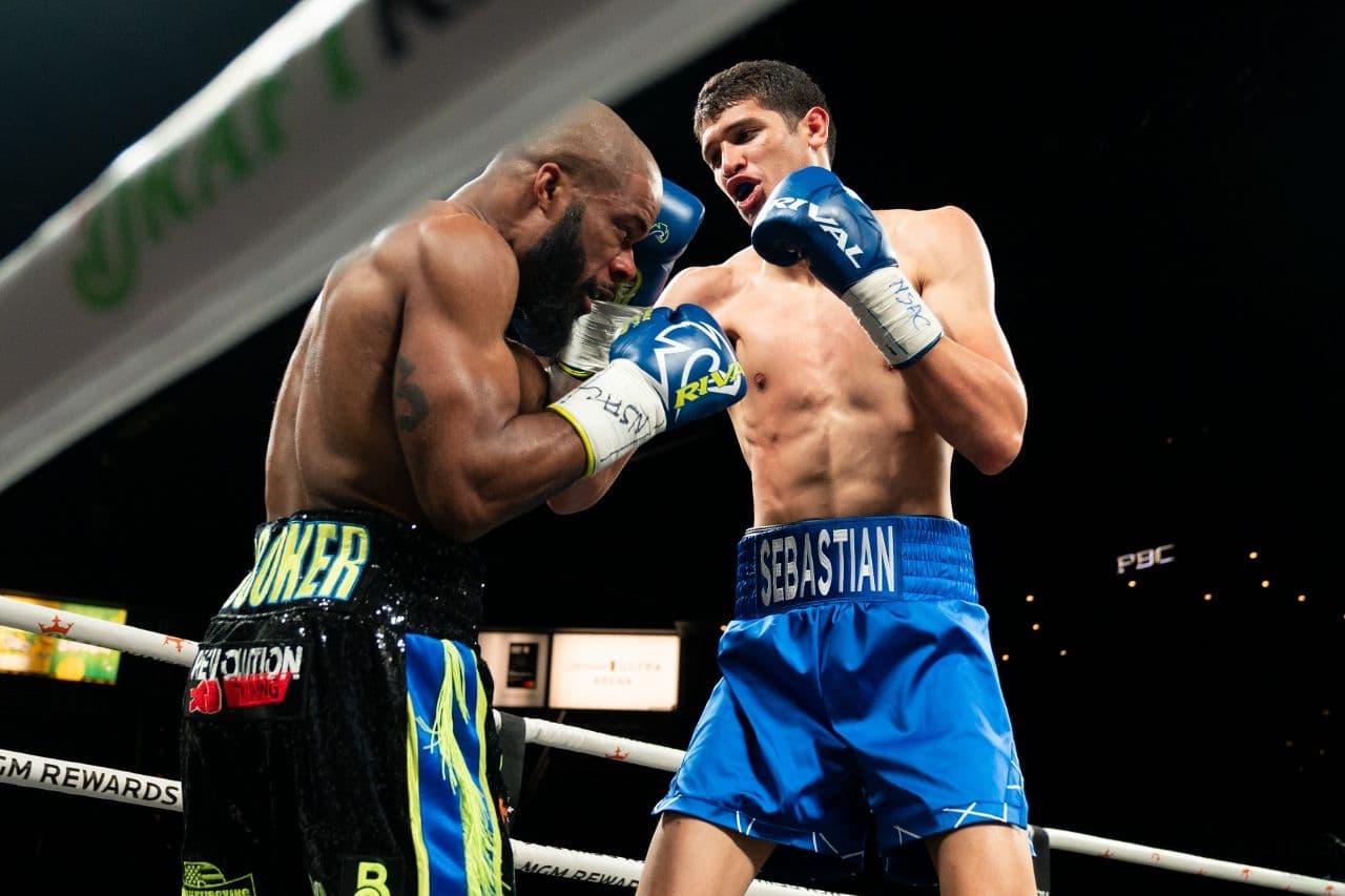 Photos: Sebastian Fundora Batters, Stops Chordale Booker in Four Rounds